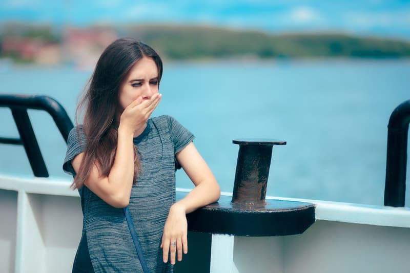 Cyjanek – co to jest? Objawy zatrucia, pierwsza pomoc, leczenie