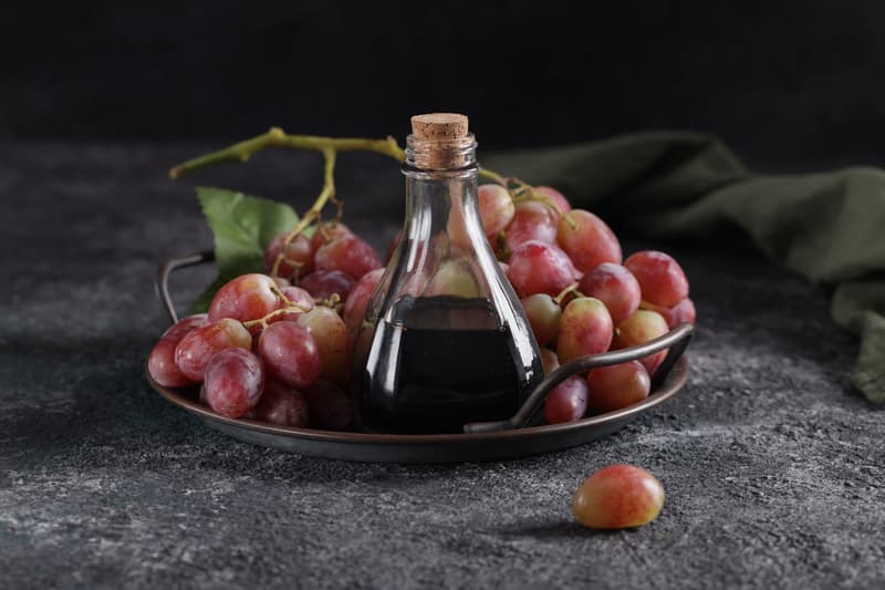 Ocet winny – właściwości, zastosowanie, jak zrobić, przepis